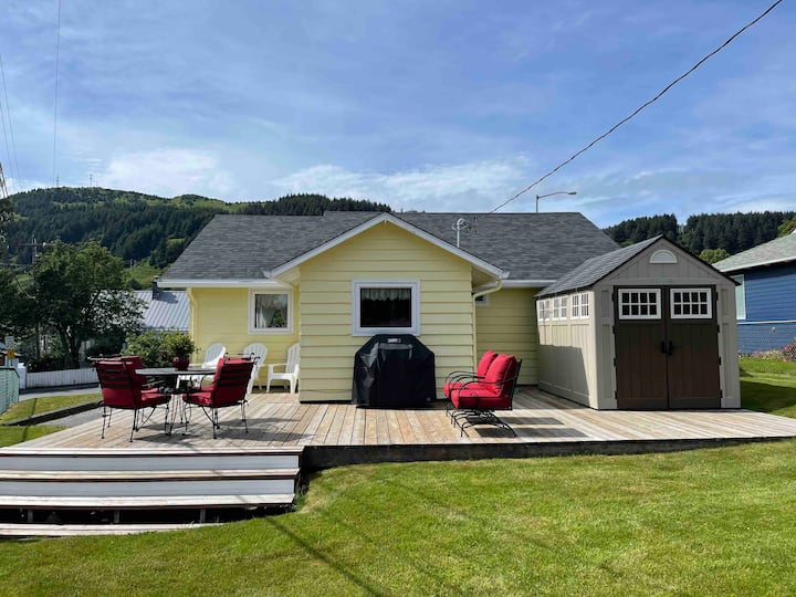 Kodiak Cottage By The Sea - Kodiak, AK