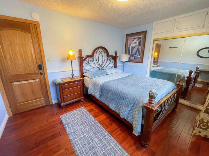 Close To Lax Airport  (Room 2) - Redondo Beach, CA