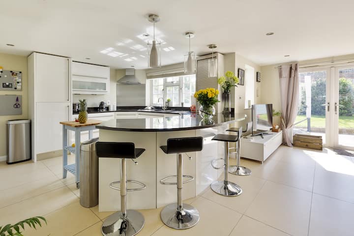 Stylish Spacious Cottage. Nr Lhr, Windsor Ascot. - Bracknell