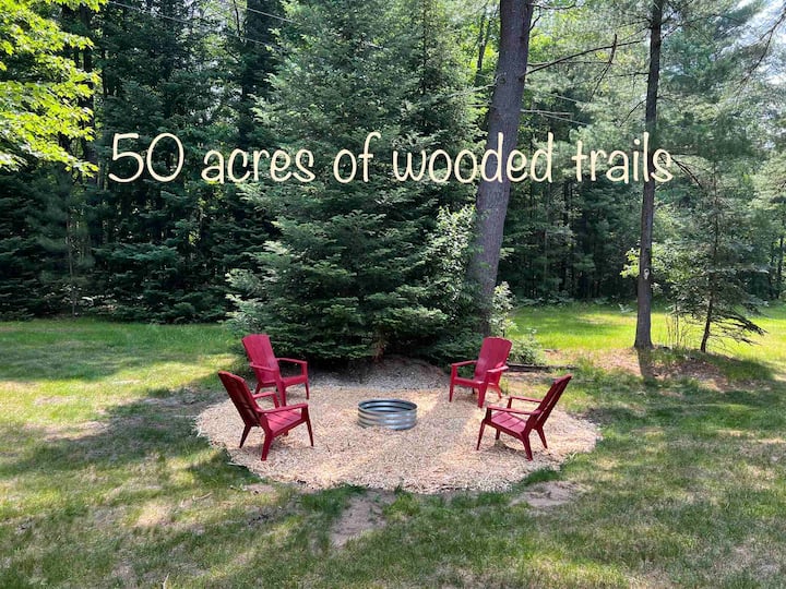 Higgins Woodland Retreat - Roscommon, MI