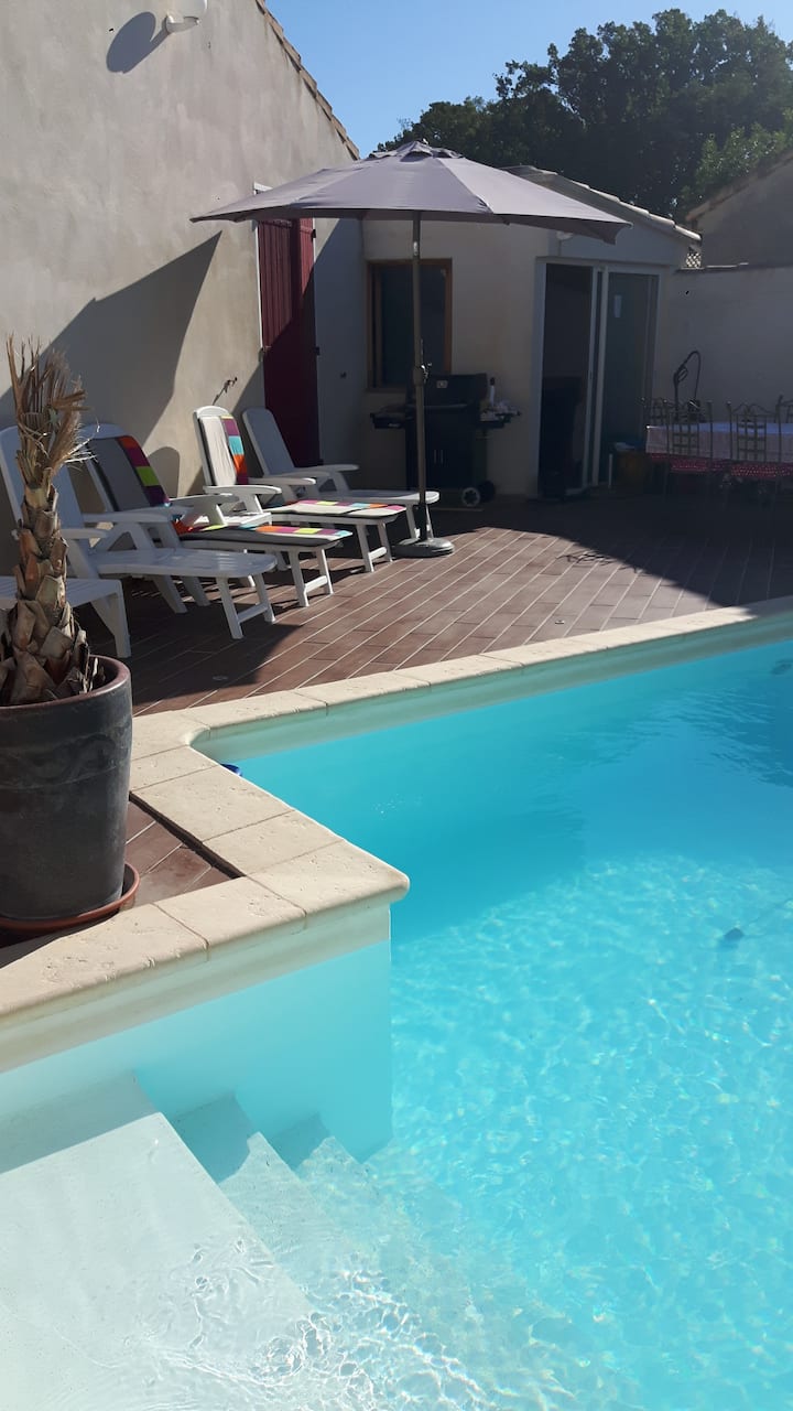 Maison Standing Avec Piscine à Partager. - Le Pontet