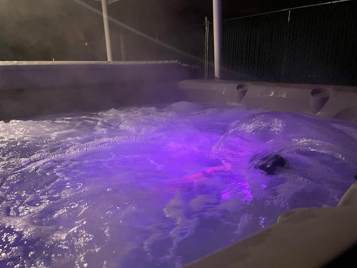 Private & Cozy 2br Home W/ Hot Tub & Sauna - Billings, MT