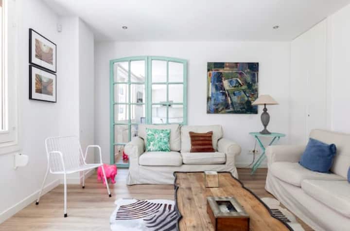 Sunny Apartment Prime Downtown Location - Madryt