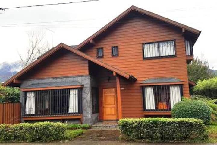 Fantastic House In Pucon - Pucón