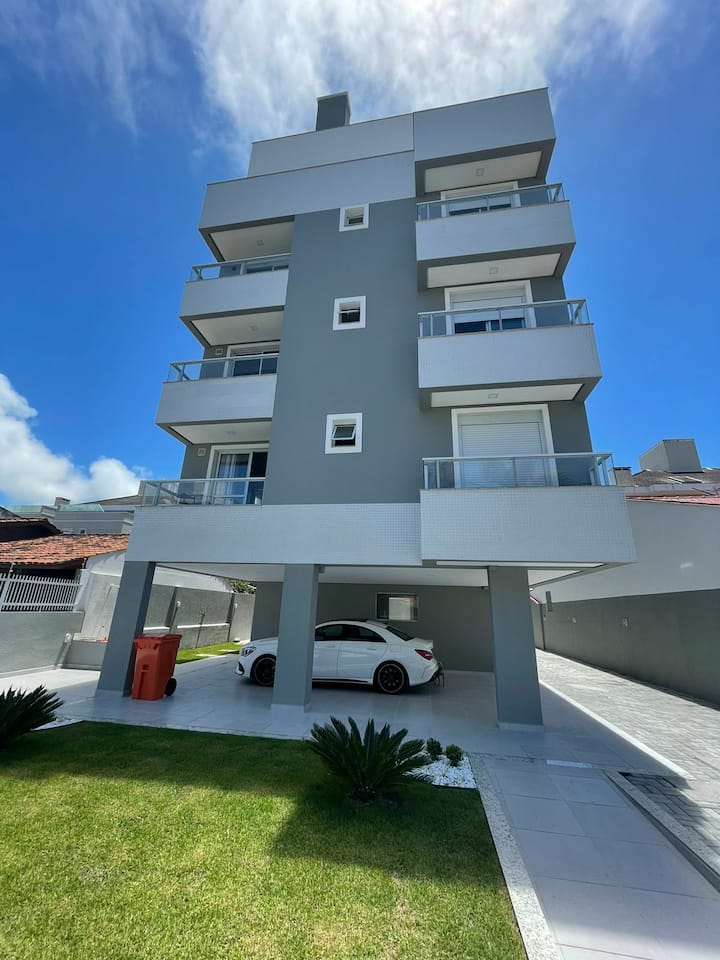 Ap 101 - Venice Residence - Ingleses - 150m Do Mar - Brazilië