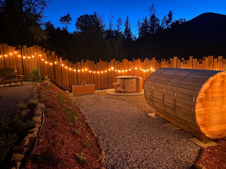 Nelson, Canada Vacation Rentals - Airbnb