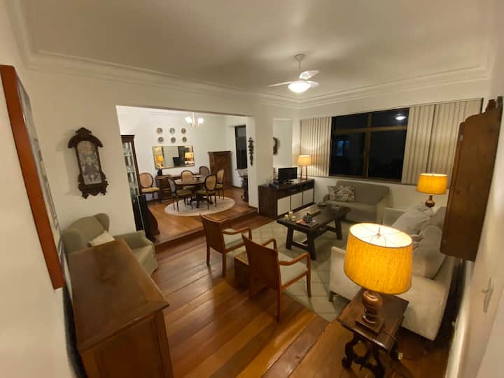 Espaçoso E Confortável, A Duas Quadras Da Praia! - Rio de Janeiro