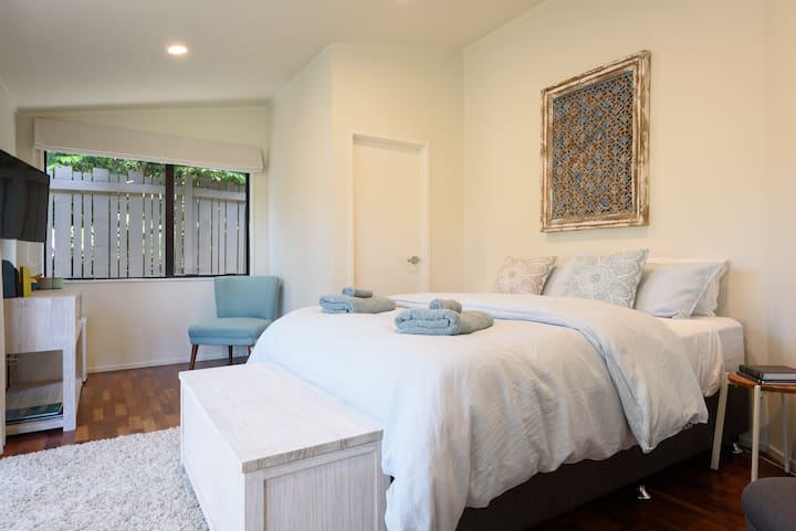 Tropical Retreat, Onepoto Domain, Handy Location - Oakland, MD