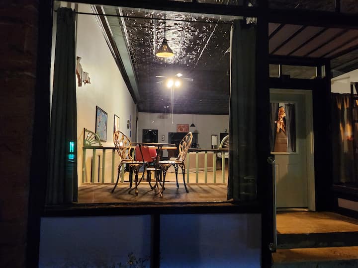 Gh 2br Lrg Apt | Walk To Food + Pet Ok - Michigan