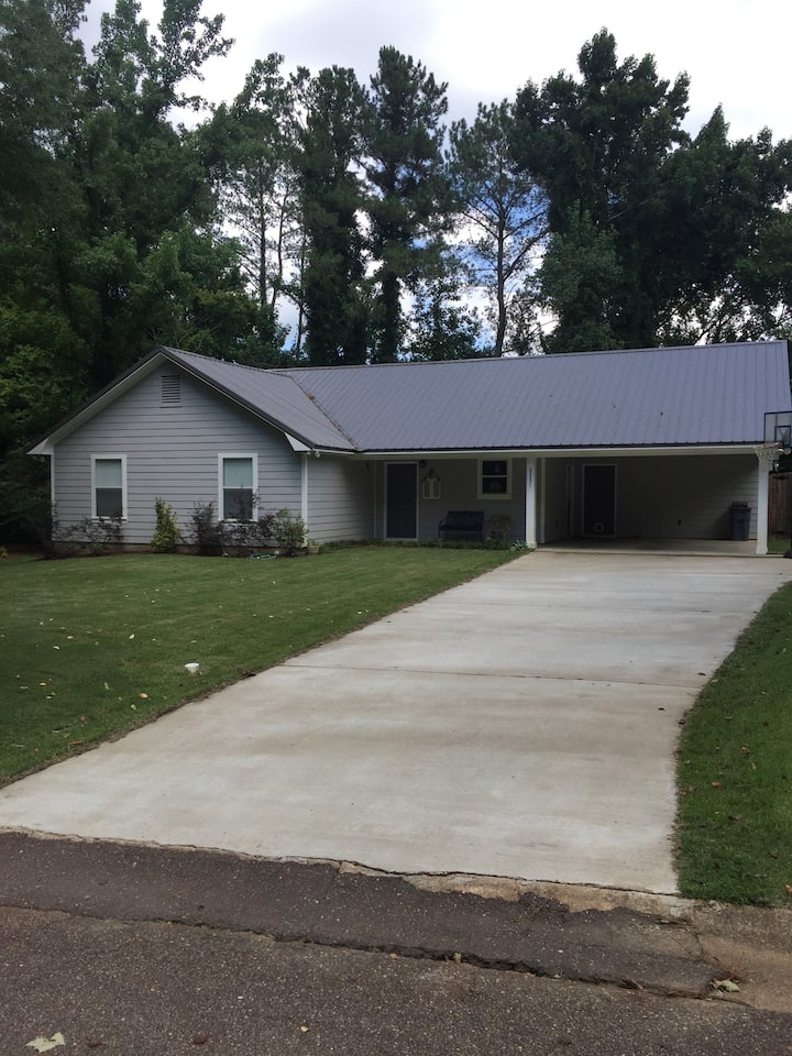 Weekend Rental - Oxford, MS