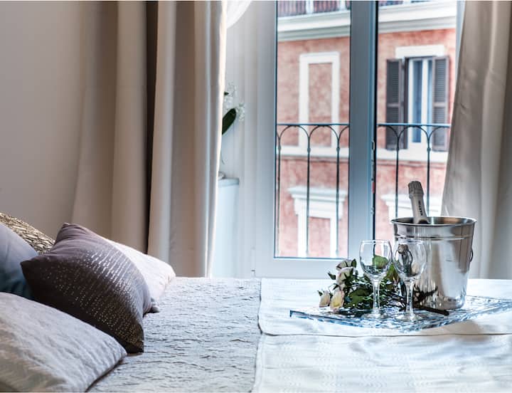Very Central Aparment Near The Colosseum - Rome