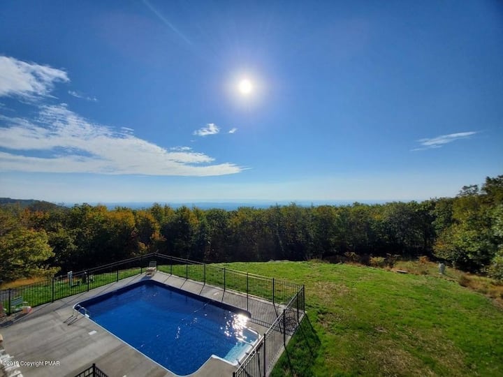 Monthly Only--views! Pool, Hot Tub, Sauna, Games💕 - Lake Harmony, PA