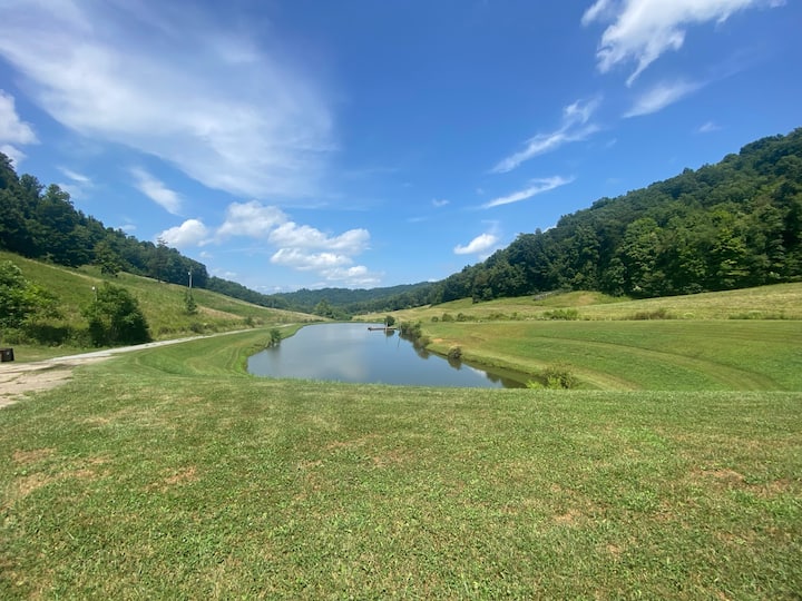 A Small Piece Of Heaven (100+ Acres, Fishing Pond) - Fayetteville, WV