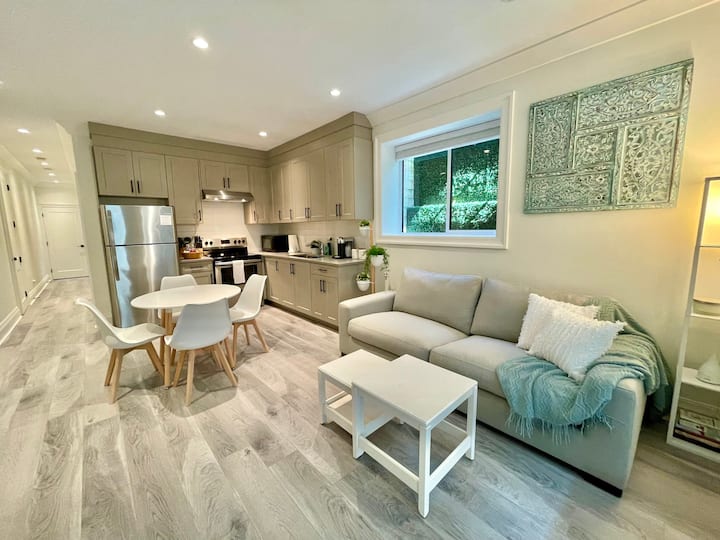 Stunning Brand New 2 Bedroom Suite - South Surrey - Surrey