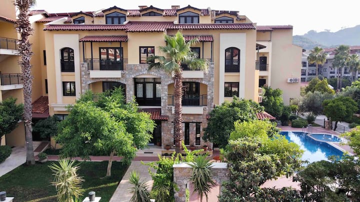Neighbours 204 - Marmaris