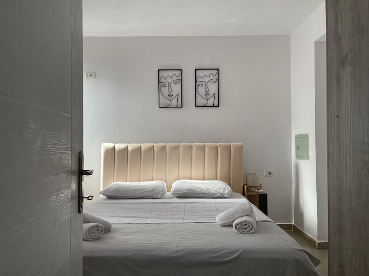 Downtown Boulevard Enchanting Apartment! - Tirana