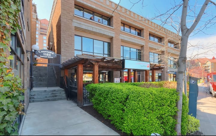2bedrooms Condo In Downtown Sunset Courtyard - Kelowna
