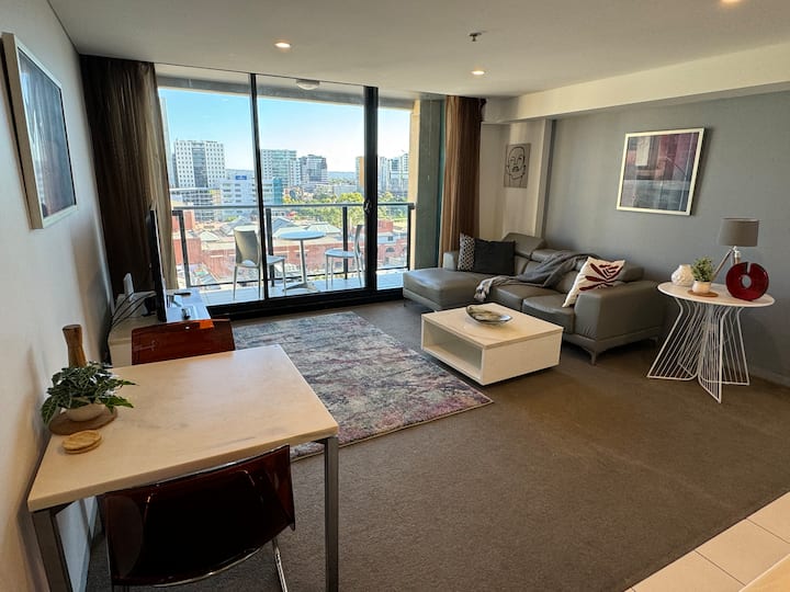 Amazing Apt Near Convention Cntr - Pool Gym Sauna -