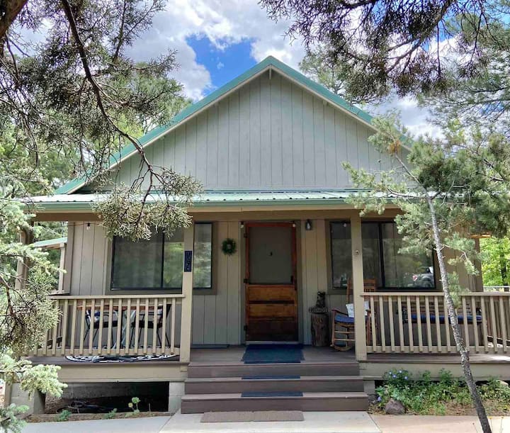 Elms Cabin ~ Cozy Retreat In The Cool Pines - Show Low, AZ