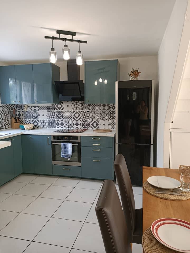 Jolie Petite Maison De Ville Avec Jardin Au Calme - Vert-Saint-Denis