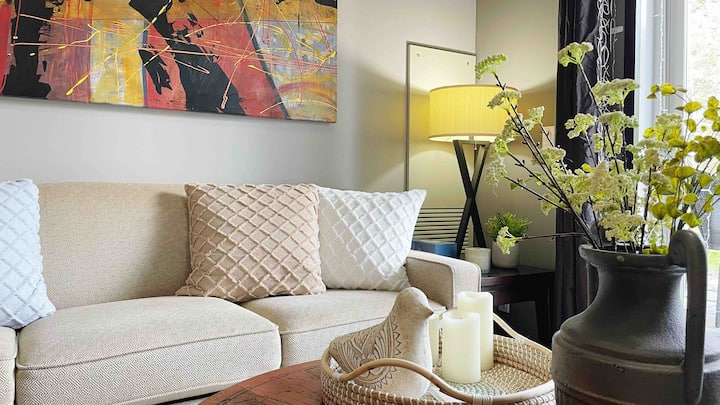 Luxury King Suite-mt View/kids Pool-slides/hottubs - Canmore