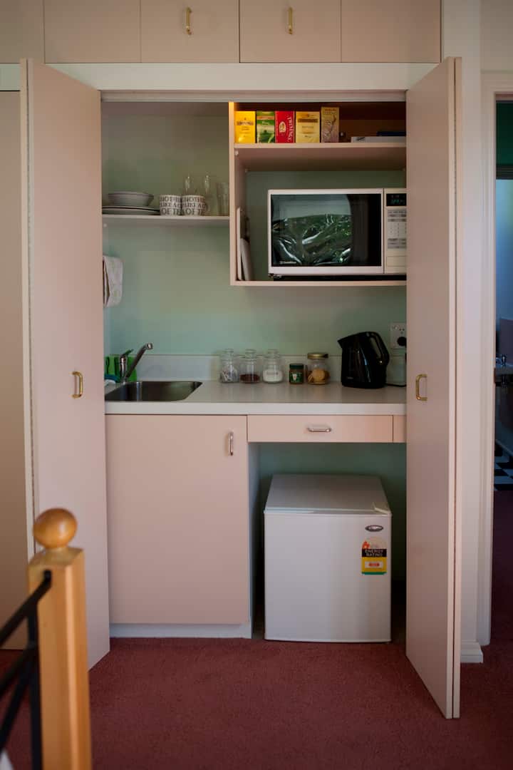 Self-contained Unit In Garden Setting - Blenheim