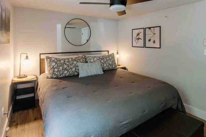 The Alley House • Comfy King Bed, Downtown! - Cody, WY