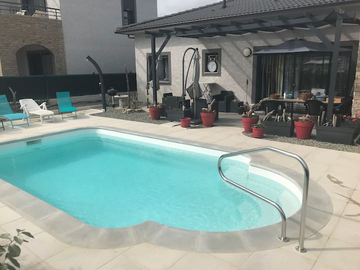 Location Villa Récente Ghisonaccia Avec Piscine. - Ghisonaccia
