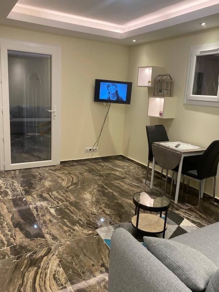 Appartement Deux Pièces Au Calme - Le Cannet