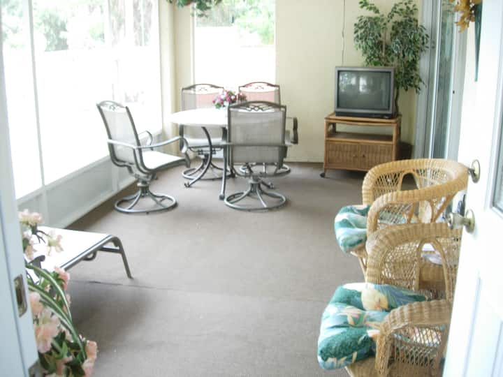 Bed Of Roses - Venice, FL