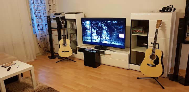 A Beautiful Three Bedroom Apartment In Helsinki - Helsinki