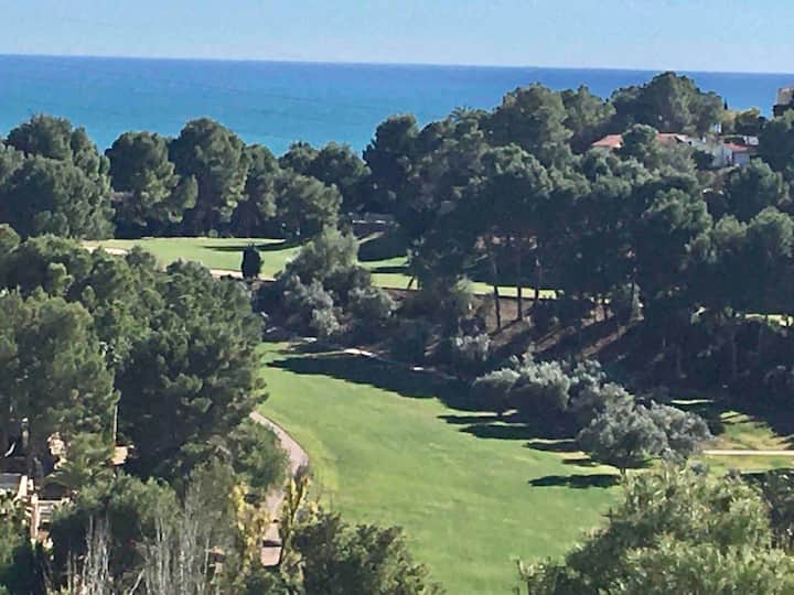 Spacious Duplex, Beautiful View Of The Golf Course And Sea. 120 M2. 5 Mn From The Beach - Altea