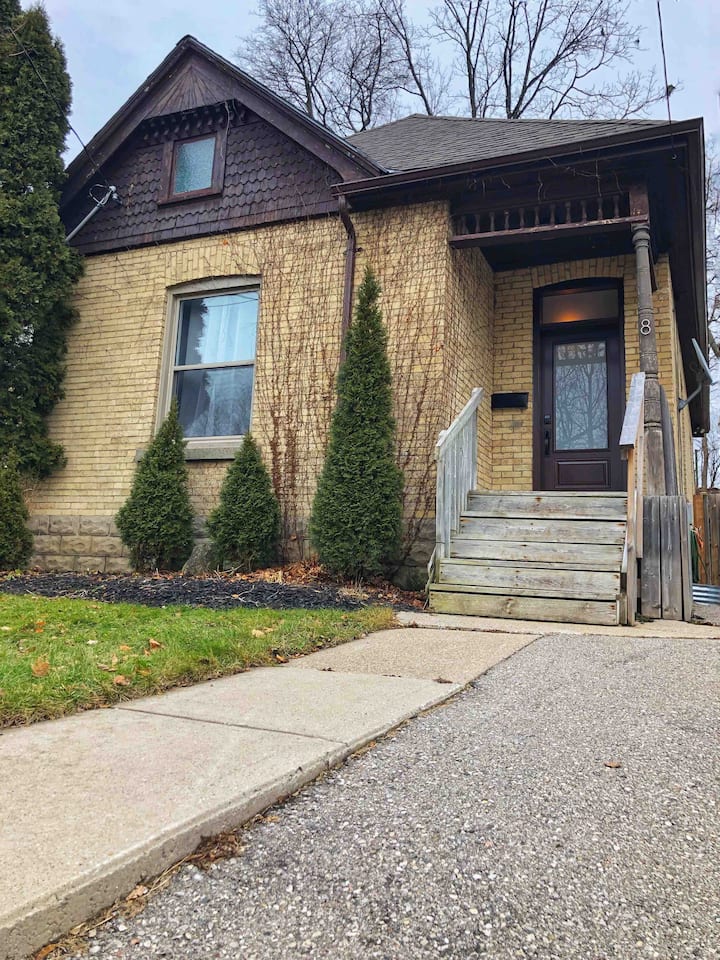 Charming Bungalow Steps From Downtown - London, Ontario