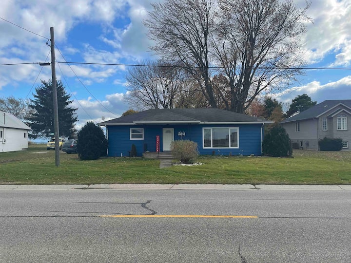 Lakefront 2bdrm With Fireplace - Chatham-Kent
