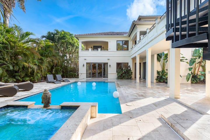 Caribbean Paradise 7br/7.5bth - Coral Gables, FL