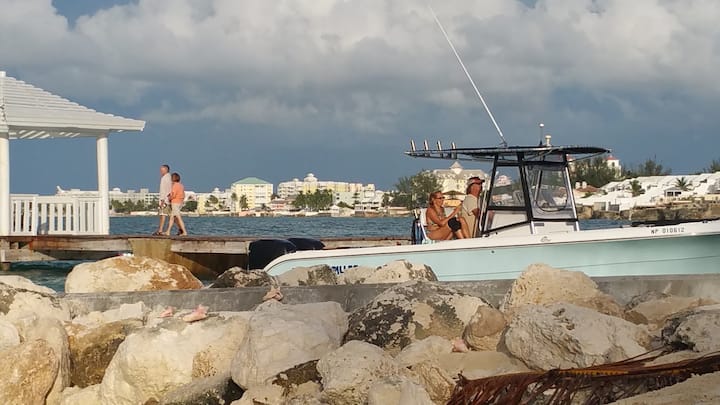 Islandsunshine Nr American Embassy Beach & Fishfry - Nassau