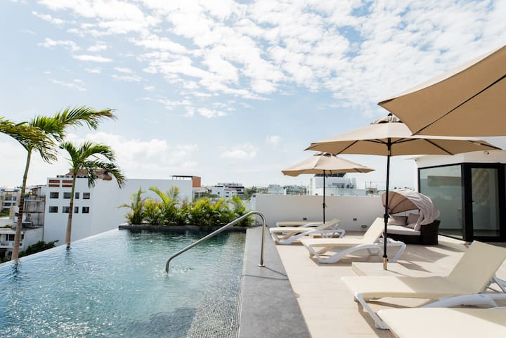 Stroll To The Beach From A Contemporary Loft With A Pool - Playa del Carmen