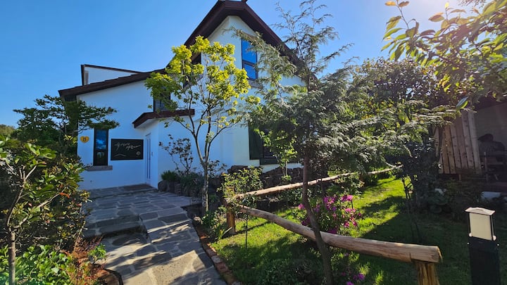 죽성에 머물다 B /아늑하고 예쁜 최고급 숙소 - Jeju