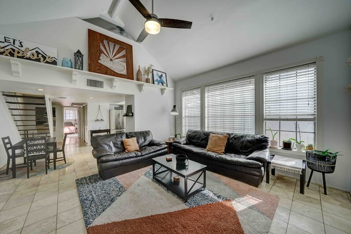 Cozy, Two-story, Condo Outside Of Old Town, Scotts - Scottsdale, AZ