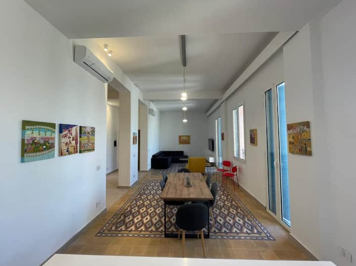 Highceiling Traditional Refurbished 2 Bed. Sioufi - Beyrouth
