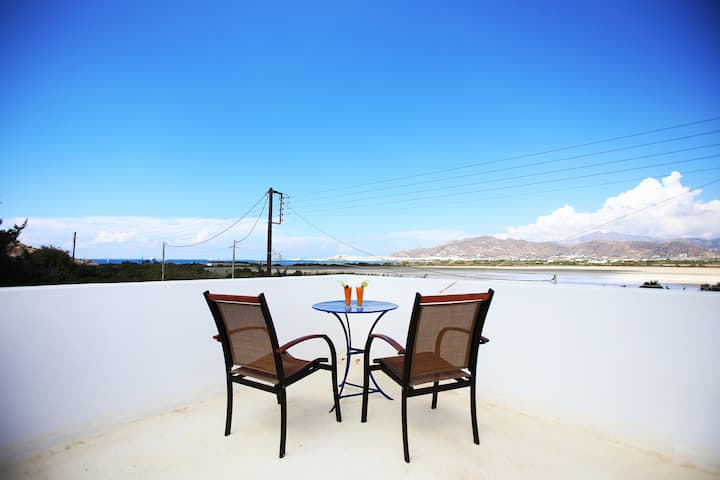 "Four Seasons" - Lake House With Magnificent View. - Naxos