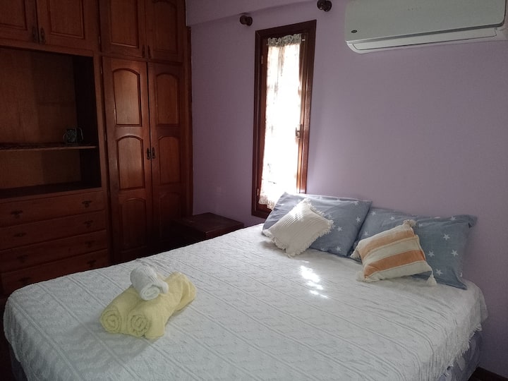 Habitaciones, Pileta, Quincho Y Cocina - Puerto Iguazú