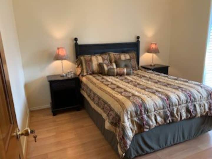 Warm, Cozy Home With Private 2br/bath In Arlington - Arlington, TX