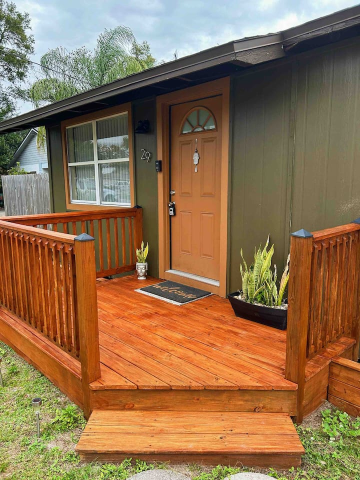 Tiny House - Cottage Look in Orlando - Tiny houses for Rent in Orlando ...