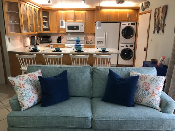 Cocoa Beach Cabana-community On Beach - Cocoa Beach, FL