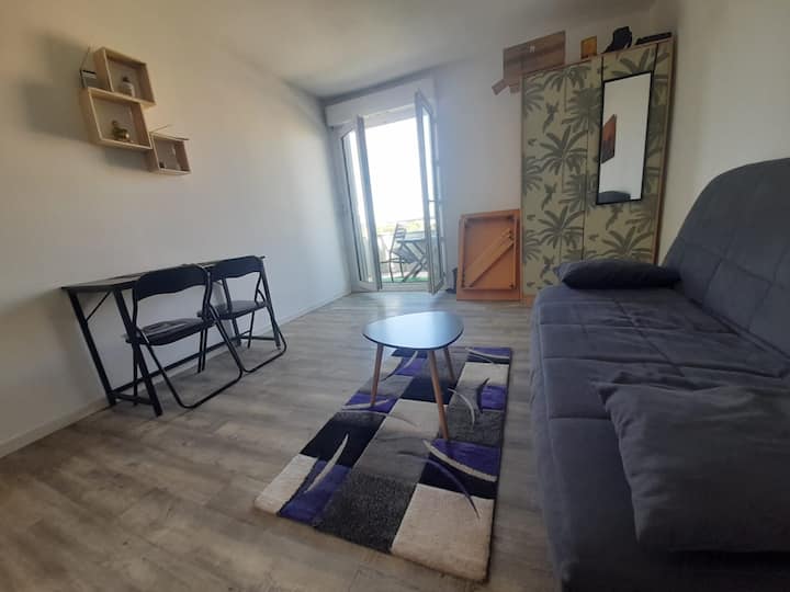 Studio Zen Vue Panoramique
Entrée/parking Sécurisé - Nîmes