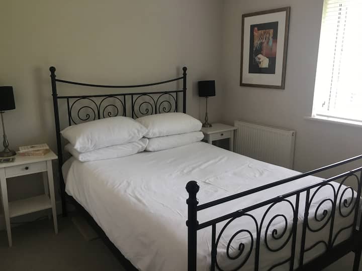 Double Room With Ensuite In Modern/stylish Flat - High Wycombe