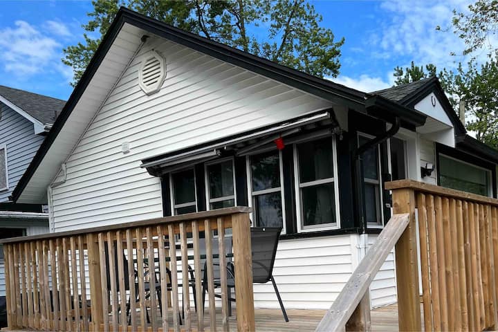Our Little Cottage - Crystal Beach