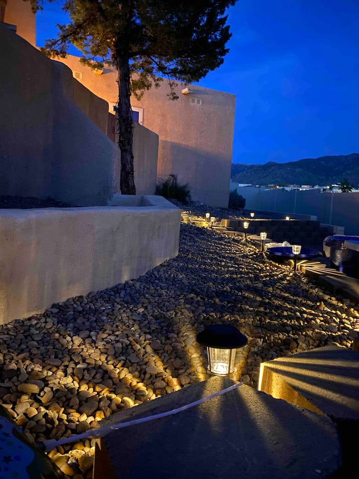 Oso Overlook Southwest Charm, Mt Hiking And Views - Albuquerque, NM