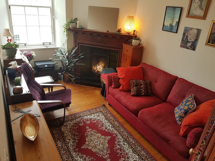 Old Town Book Lovers Home Away From Home - Leith
